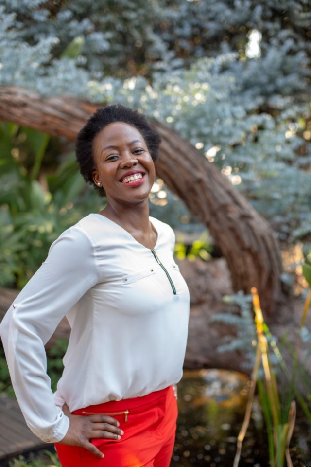 Zipho Sikhakhane – Hands On